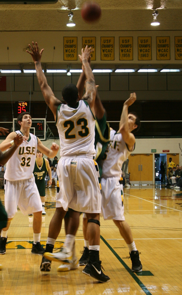 Picture of a basketball game